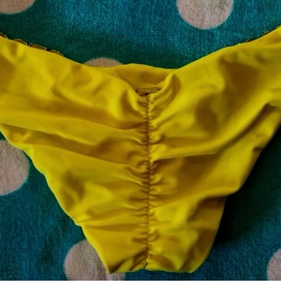 Beach Bunny | Swim | 2pc Set Beach Bunny Seychelles Neon Yellow Bikini ...
